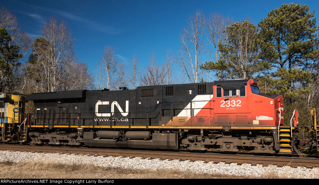CN 2332